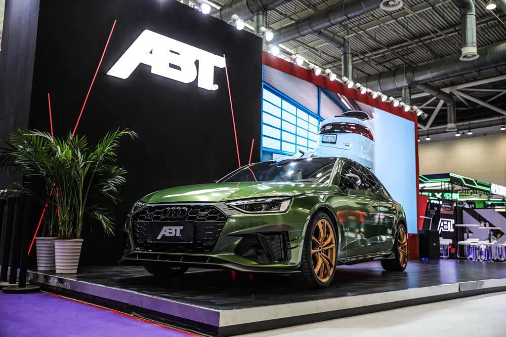 【文章】近日，2021 GT Show汽车文化风尚秀，大众集团御用改装品牌ABT带来了ABT AS4+升级套件，全球限量125套。ABT ...