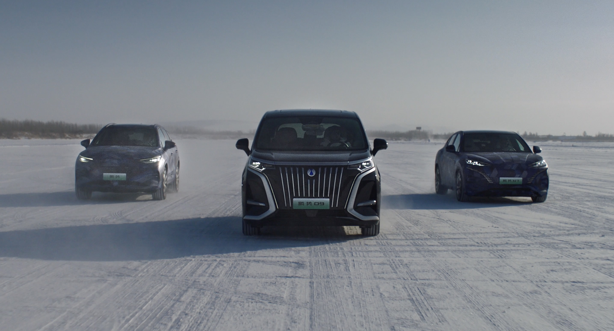 【文章】腾势N7/N8谍照首次曝光腾势汽车官方公布了新车冬季测试的视频，首次曝光了两款全新SUV车型：5座纯电动中型SUV腾势N7和6/7座可选的中大型SUV腾势N8。腾势N7将于4月正式亮相 ...