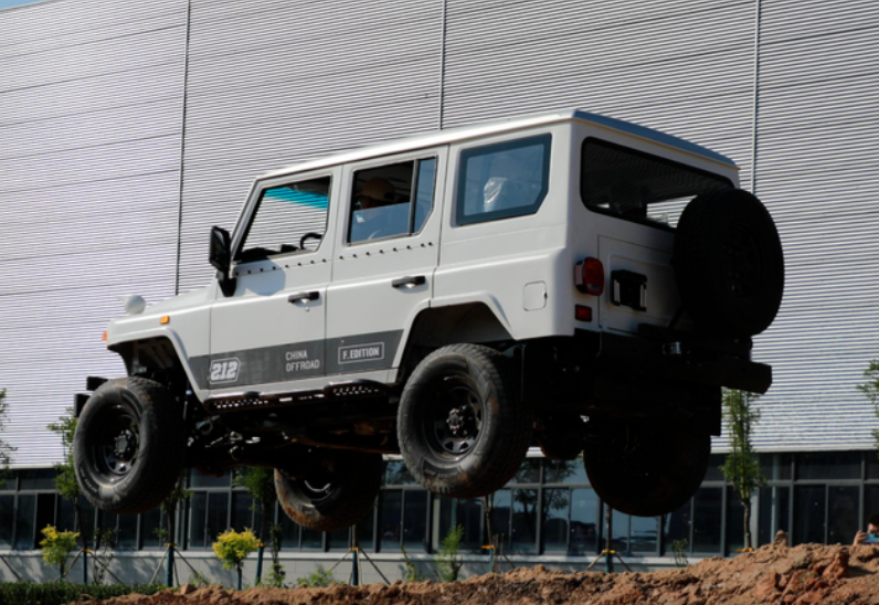 【文章】北京BJ212疑似推出自动挡，起售价10万以内的硬派越野SUV，值得期待吗？随着时间的推移，大家的生活水平有所提高的时候，车不在单单只是一个代步工具了，而是具有一定的玩乐属性，于是乎 ...