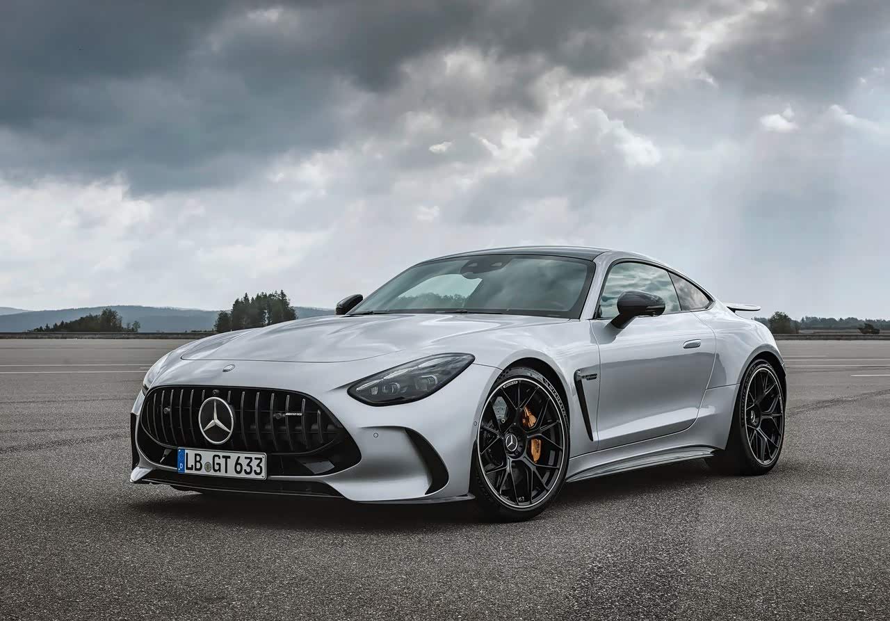 【文章】梅赛德斯-AMG新GTCoupe发布：第2代AMGGTCoupe采用铝、钢、镁、纤维复合材料以控制车重。车身采用AIRPANEL等主动 ...