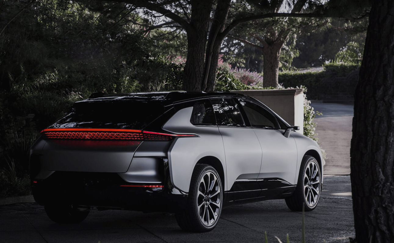 【文章】售价超200万的FF91有钱也不一定订的上！因为限量300台！贾老板终于梦想落地，值得期待吗？贾老板造成最早可以追溯到乐视汽车，后来才有了FF91，但对于这款具有未来感的车型FF91 ...