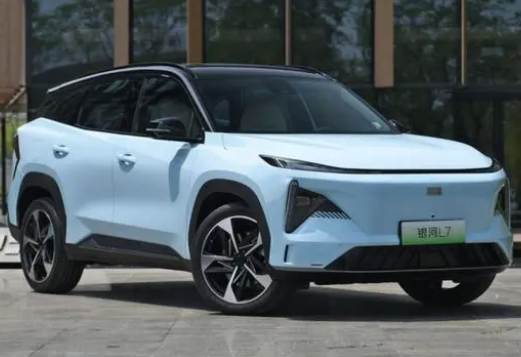 【文章】13.87万的银河L7，真的“杀疯了”吗？终于，哈弗枭龙、枭龙MAX、比亚迪宋ProDM-i冠军版之后，吉利的银河L7也正式上市了。13.87万的起售价，相比两个品牌的竞品又创下了新低 ...