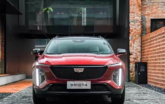 【文章】凯迪拉克XT4已经火了，现又出了个GT4！究竟有啥区别？两者都是SUV，但GT4车身高度更低，造型比较年轻化。两者价格都是20多万，但GT4的入门售价更低，仅为21.97万元，比XT4 ...