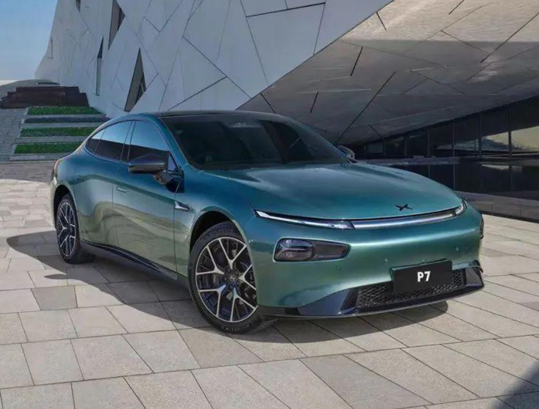 【文章】不要总是盯着小鹏G6，小鹏P7和G9也要开展自救。P7i相对好说一点，毕竟还有标准续航版本没出，应该近期迅速推出标准续航版本，续航在580KM左右，配置和702续航版本完全保持一致 ...