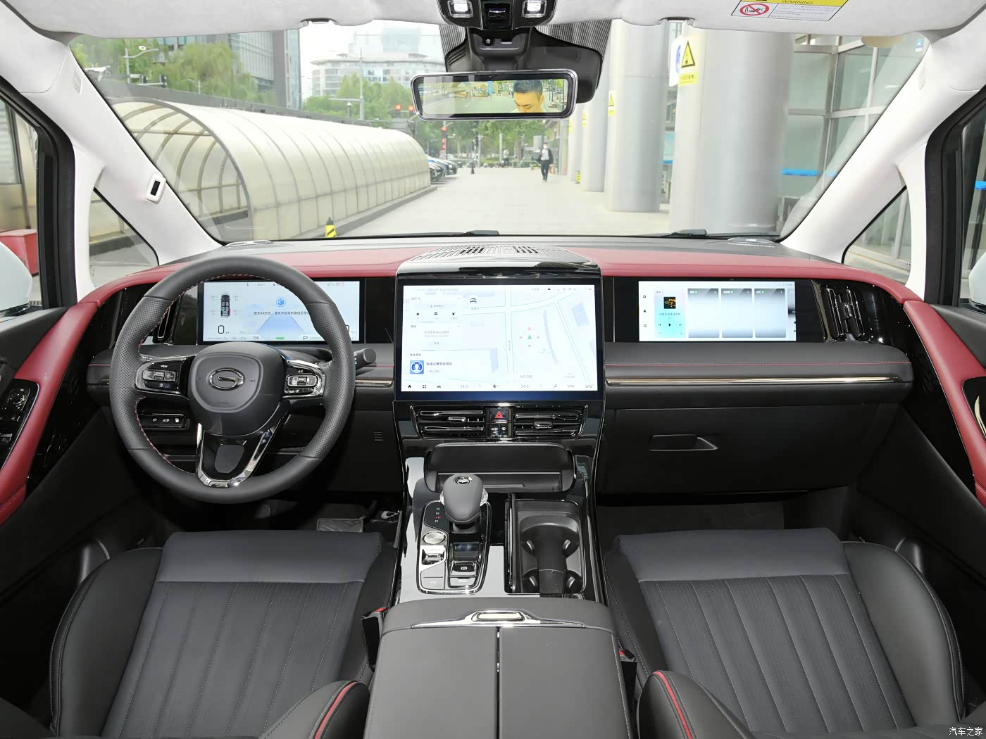 【文章】32.98-38.98万，又一款国产新能源中大型MPV上市。传祺E9采用的是插电混动动力，搭载的2.0T发动机，纯电续航106km。E9的尺寸参数，5193/1893/1823，轴距 ...