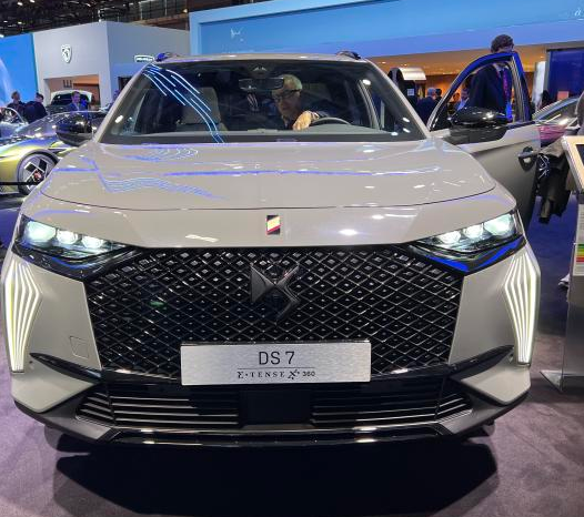 【文章】#新款DS7正式首发亮相#近日，我们得知，新款DS7在2022巴黎车展上正式首发亮相。感兴趣的朋友不妨和我们一起了解下这款新车吧！新车 ...
