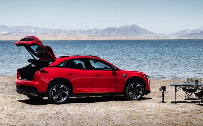 【文章】#奔腾B70S有多拼？#目前来看，10万-15万元区间的SUV产品最受消费者关注，产品「内卷」也更激烈，也可想而知这一区间消费群体眼光挑剔程度。今天我们就以奔腾B70S这款自主车型为例 ...