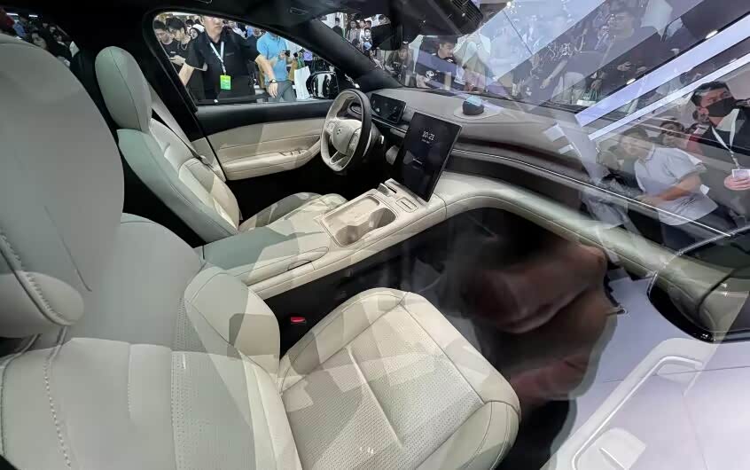 【文章】【#NT2平台打造 蔚来ES6将于5月24日上市#】日前，爱卡汽车从官方获悉，蔚来全新一代ES6将于5月24日正式上市，并将于5月25日正式开启交付。新车基于NT2平台研发，并将采用 ...