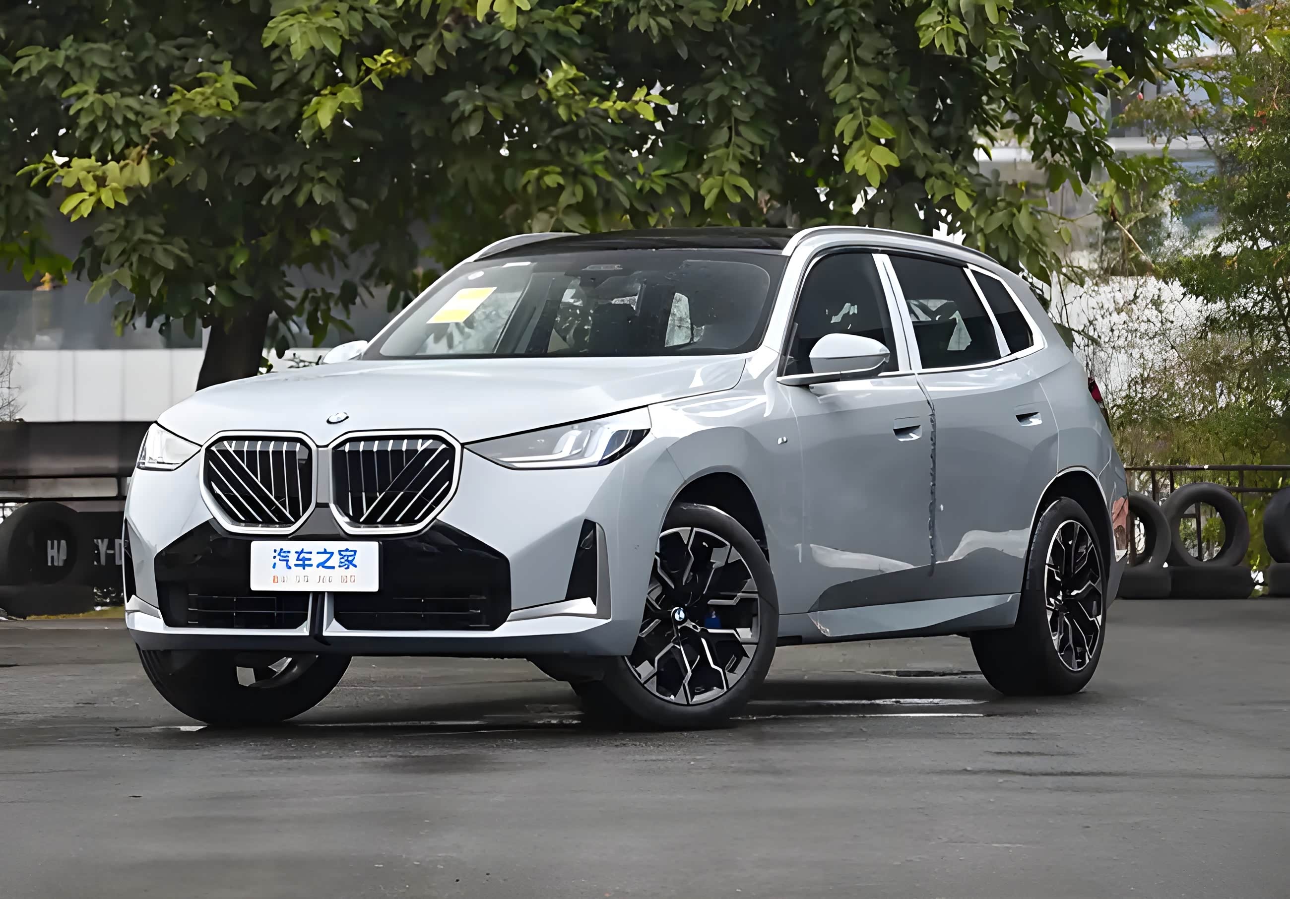 【文章】轴距加长110mm！全新宝马X3近乎X5车身尺寸！Q5L、GLC慌不慌？ 2月14日，全新宝马X3长轴距版正式上市，共推出3款车型，售价区间为34.99-44.99万元。新车定位中型 ...