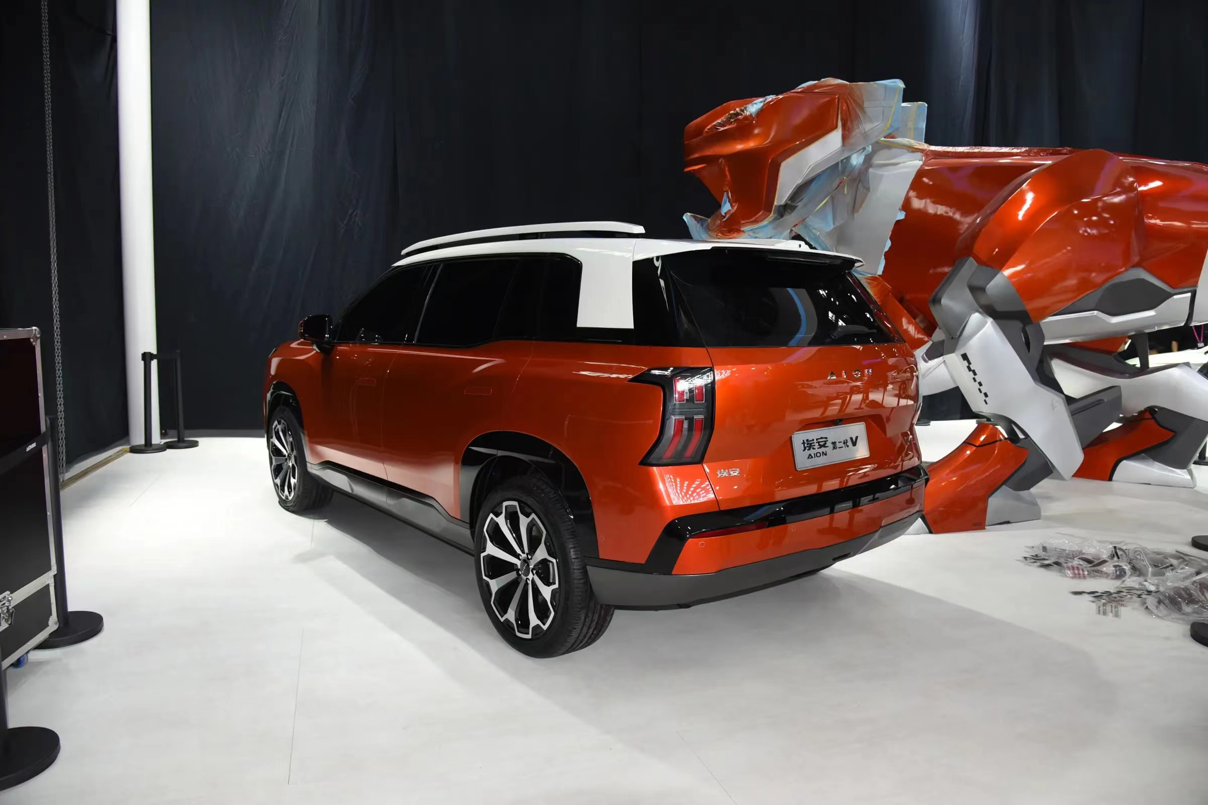 【文章】没想到第二代AION V这么快就出来了，新车被官方定义为“新硬派智驾SUV”，看到这口号，隐隐感觉以后打网约车应该打不到它了。而从产品 ...