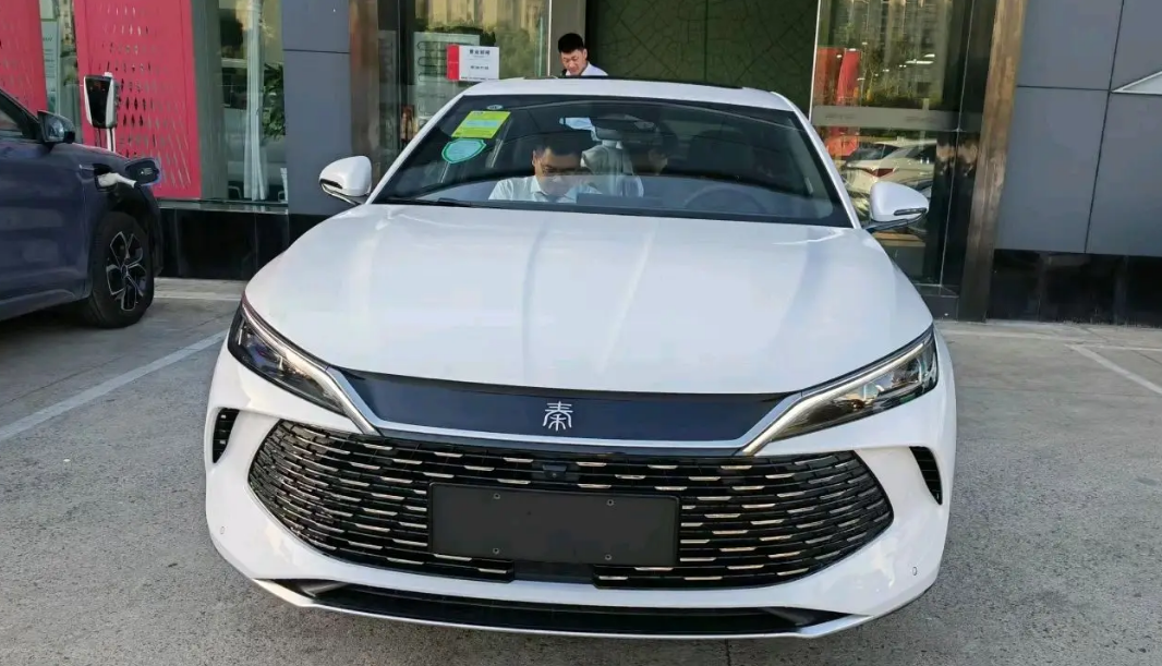 【文章】续航2994.2公里，干翻比亚迪DMI5.0技术。比亚迪刚刚发布了第五代DMI混动技术，宣称满油满电综合续航达到2100公里，本以为 ...