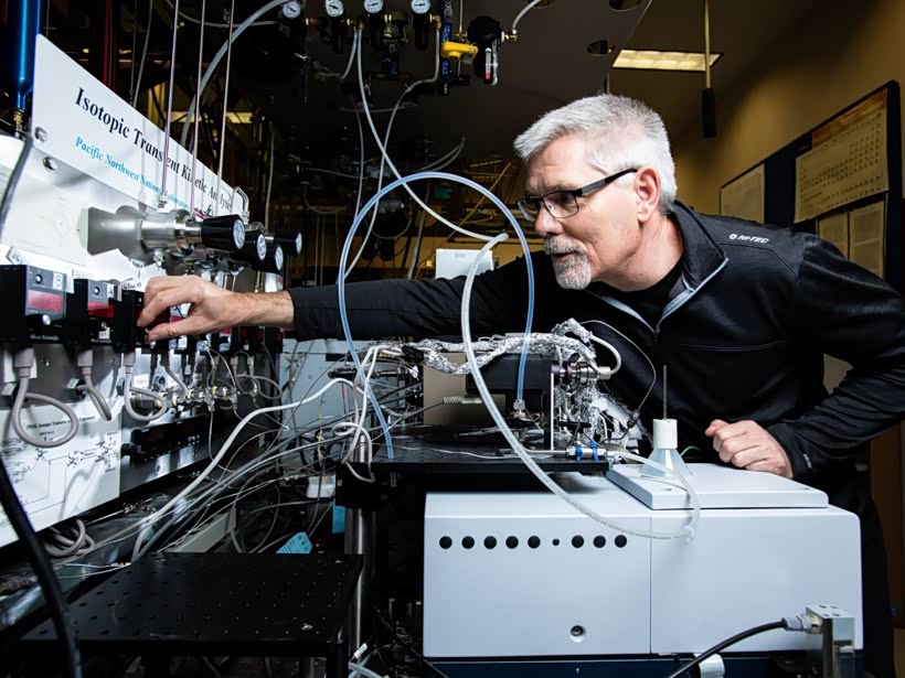 【文章】PNNL科学家发现新方法。研究人员在环境分子科学实验室（Environmental Molecular Sciences ...