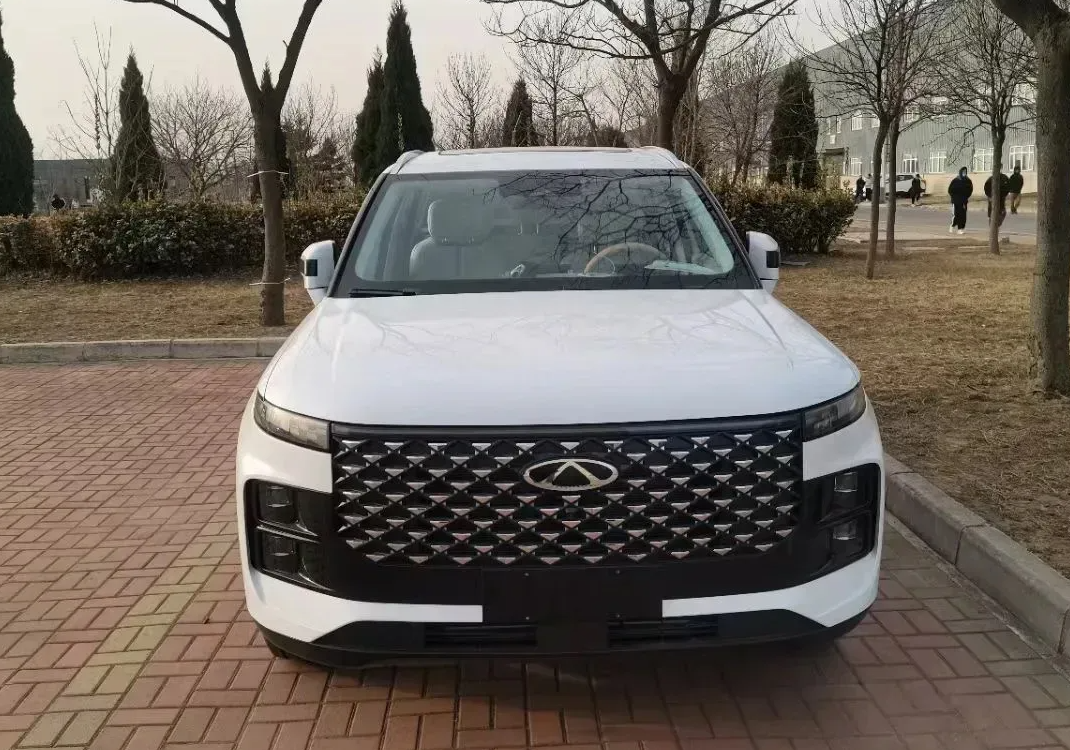 【文章】奇瑞T1EJ实车普通版本车型并非轻派四驱越野SUV-TJ-1系同系列开发，两款车型定位分普通版与轻派越野SUV版本，将于7月份同步推出。车家号_发现车生活_汽车之家