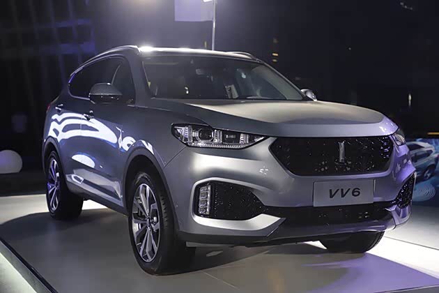 【文章】【指导价：14.8～17.5万元，WEY VV6上市，它和哈弗H6到底有多少不同的地方？】#巴适逛车展# 今晚，VV6上市，此次共推出3款车型。的设计方面，采用的WEY的家族式设计 ...