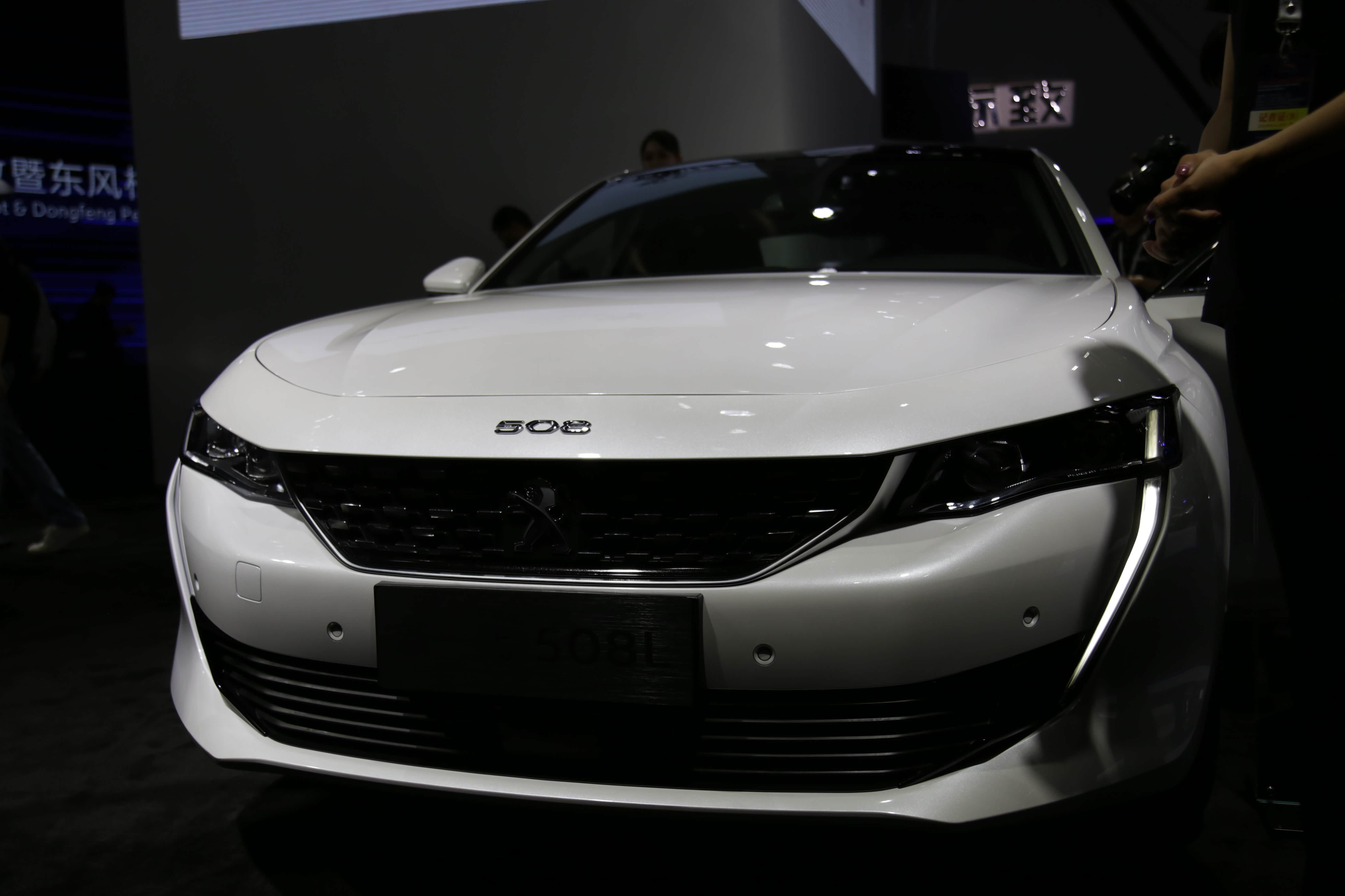 【文章】全新508L进入国内市场，动力将搭载一台代号为10UF01 5G02的1.6T发动机，最大功率167马力（123kW）。传动系统方面匹配的预计是8速手自一体变速箱。新车相比于海外版本 ...